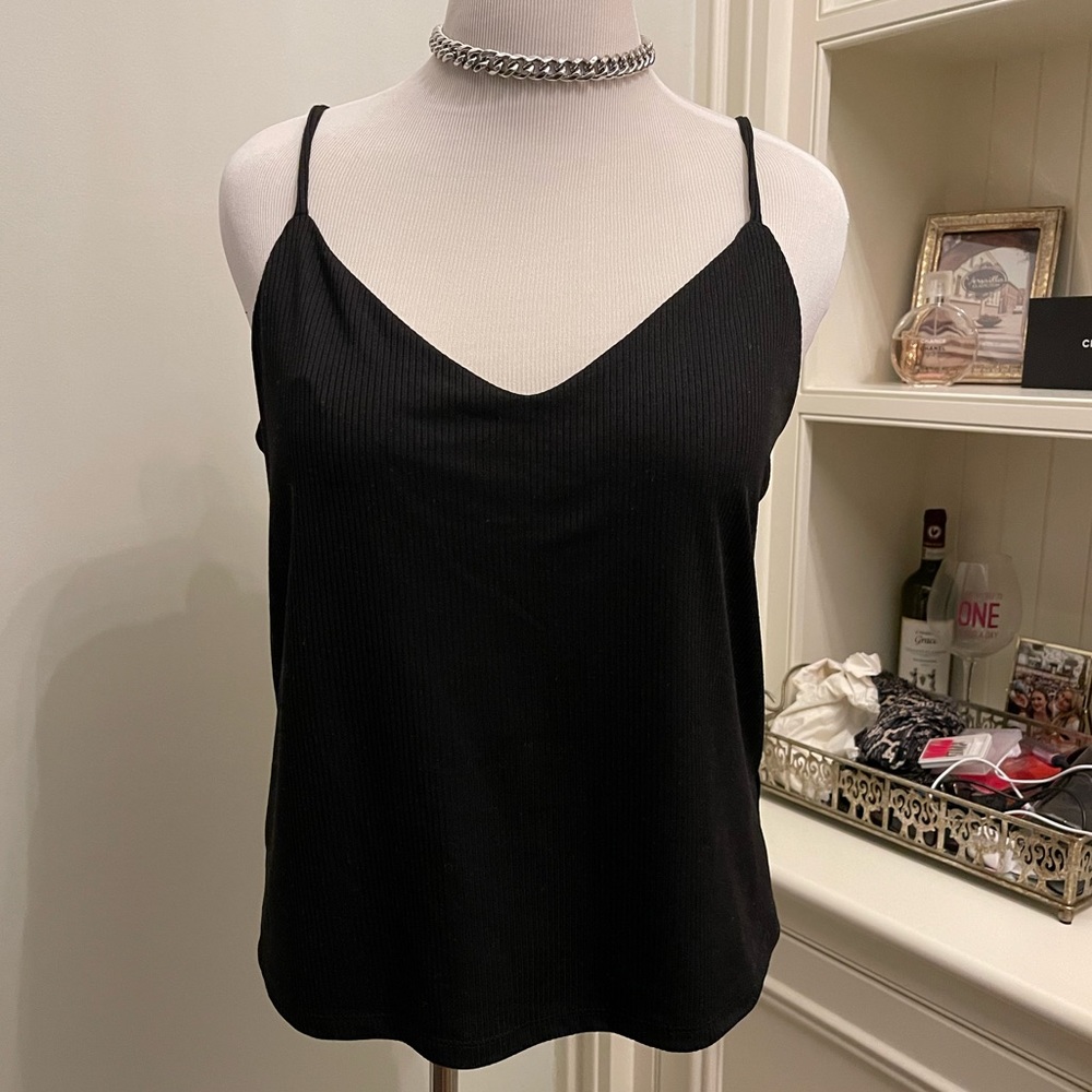Socialite Black Ribbed Tank - Gem